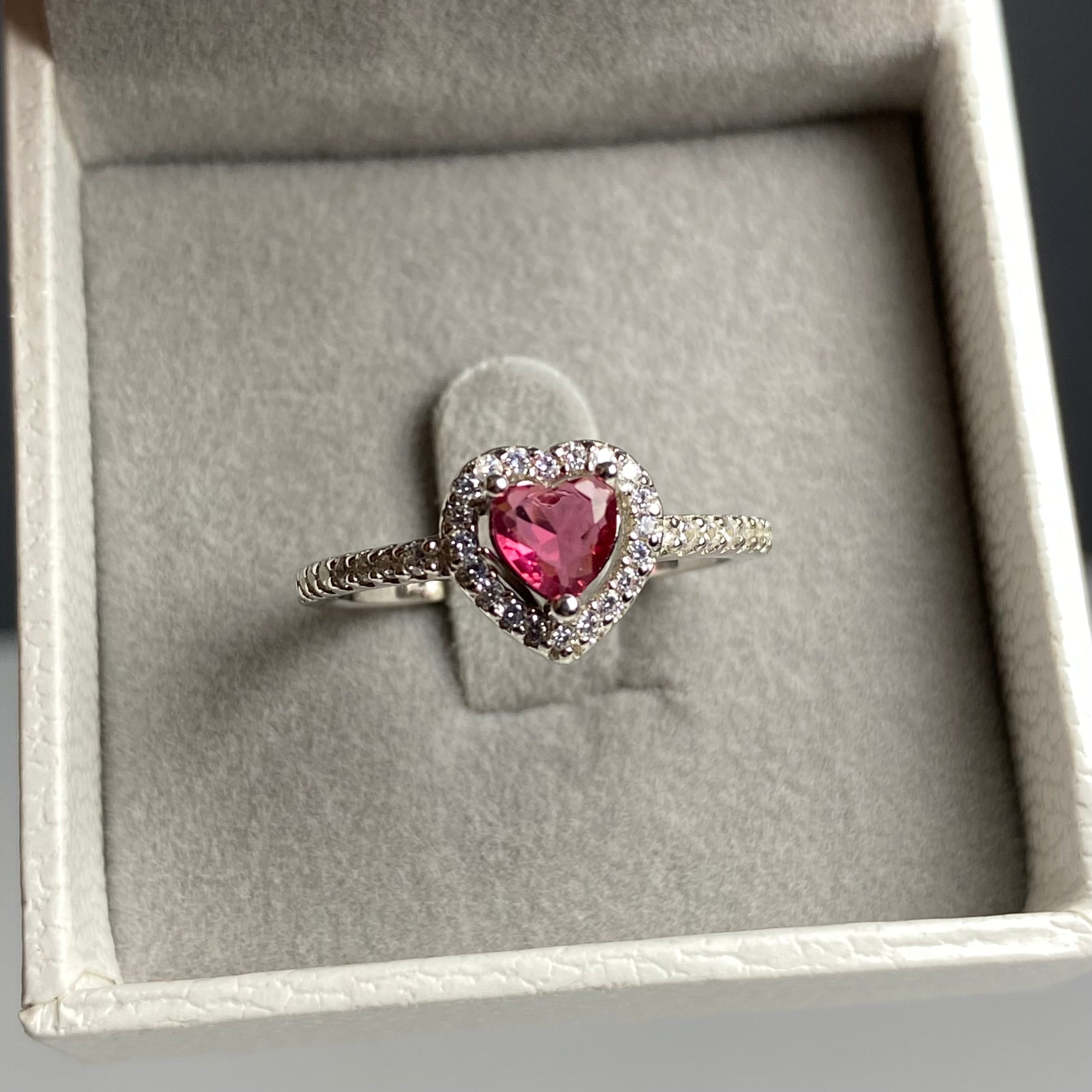 Red Heart Ring – VYLAR